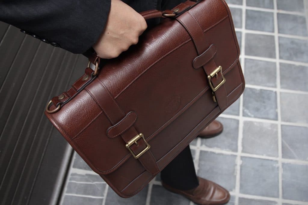 Classic Messenger - Handmade Leather Briefcase – Hoa Sa